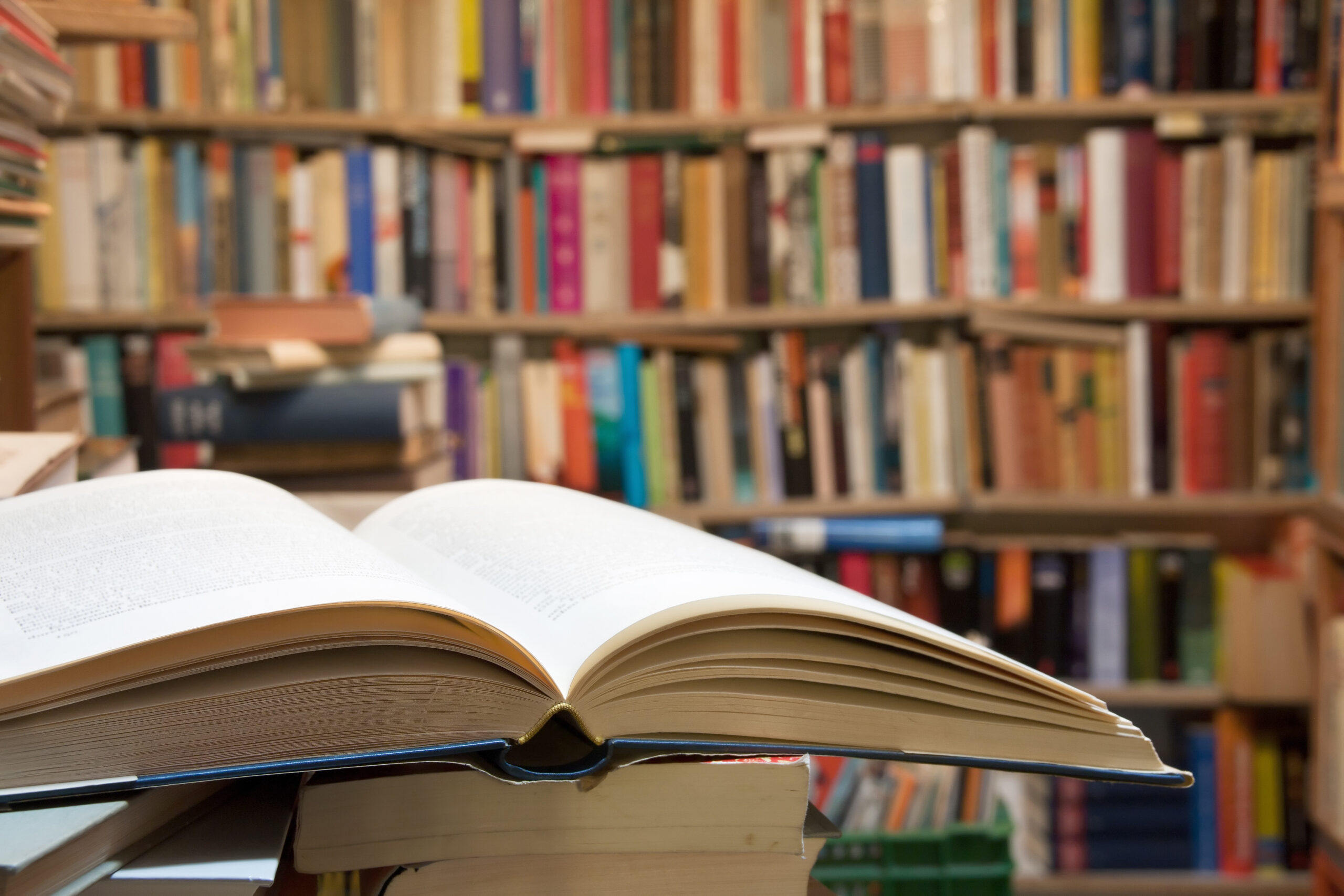 Old open book | Courses Thomas More